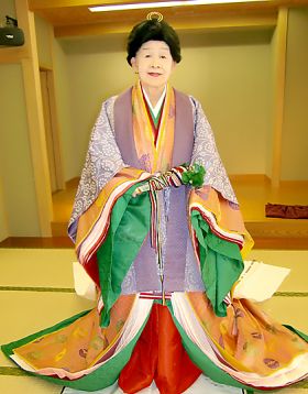 Mary Ohno models Juuni-Hitoe, December 2014 – Kabuki Academy