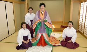 Mary Ohno models Juuni-Hitoe, December 2014 – Kabuki Academy