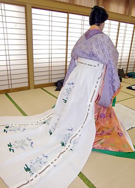 Mary Ohno models Juuni-Hitoe, December 2014 – Kabuki Academy