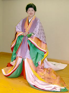 Mary Ohno models Juuni-Hitoe, December 2014 – Kabuki Academy